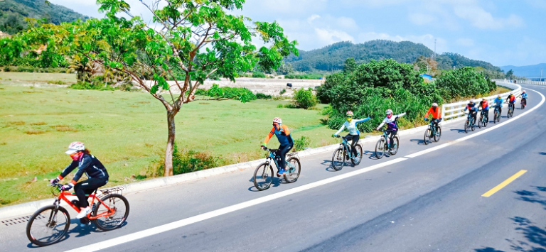 7-Day, 6-Night Hainan Island Cycling Tour Along the East Coastline ...